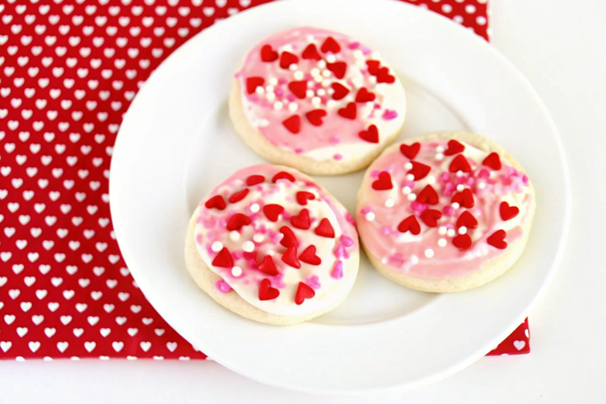 Valentine's Day Cookies Recipe: Easy Heart-Shaped Treats to Share ...